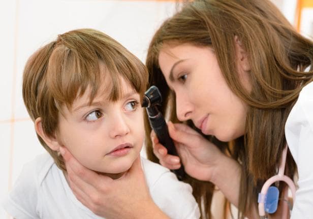 Qué es la mastoiditis y cuáles son sus riesgos para el oído humano